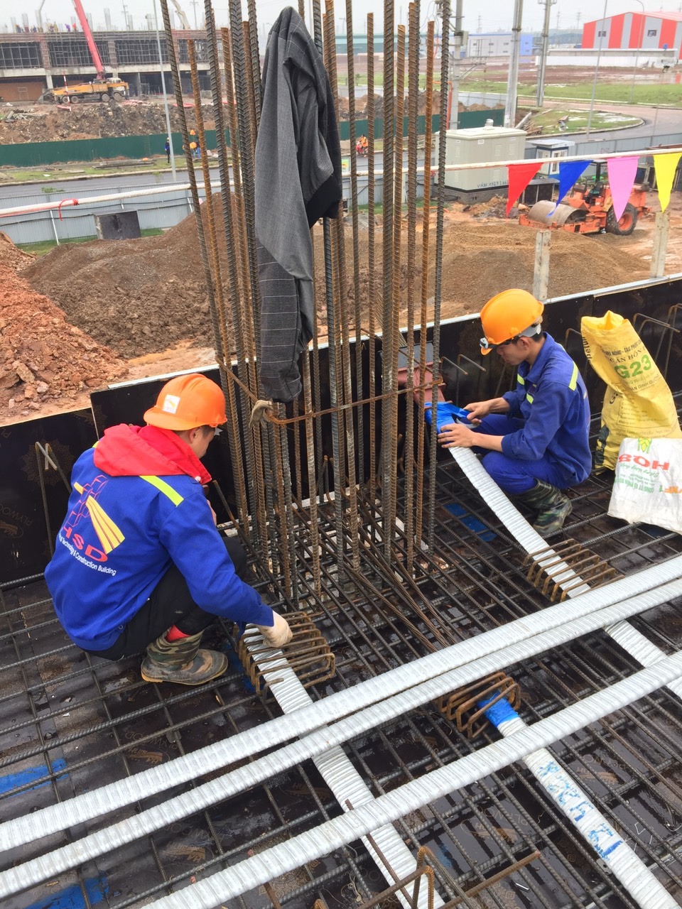 NHÀ MÁY LUXSHARE ICT - VÂN TRUNG